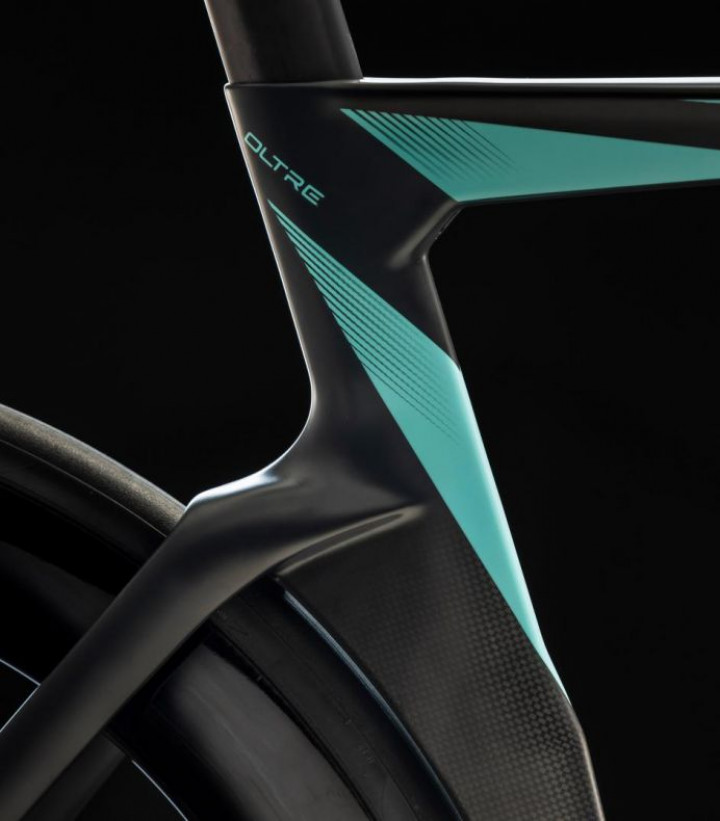Bianchi Oltre Comp 105 Di2 2025 | Broekhuis
