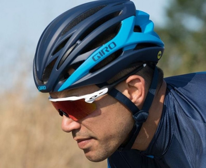 Giro Syntax MIPS Fietshelm | Broekhuis